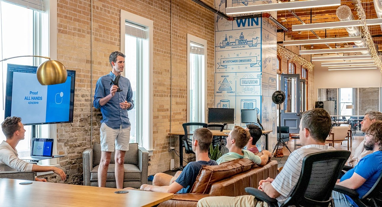 Navigating the World of Virtual Reality – Segun Olaniyi